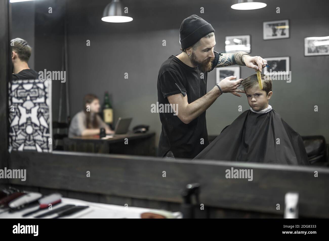 Barber barbershop haircut boy hi-res stock photography and images - Alamy