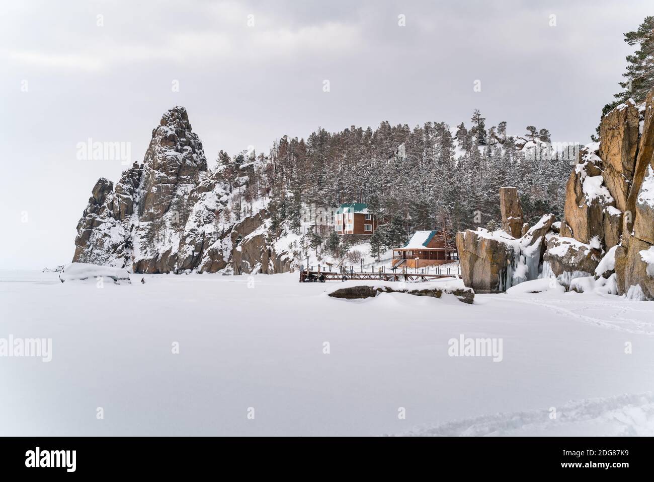 Frozen village hi-res stock photography and images - Alamy