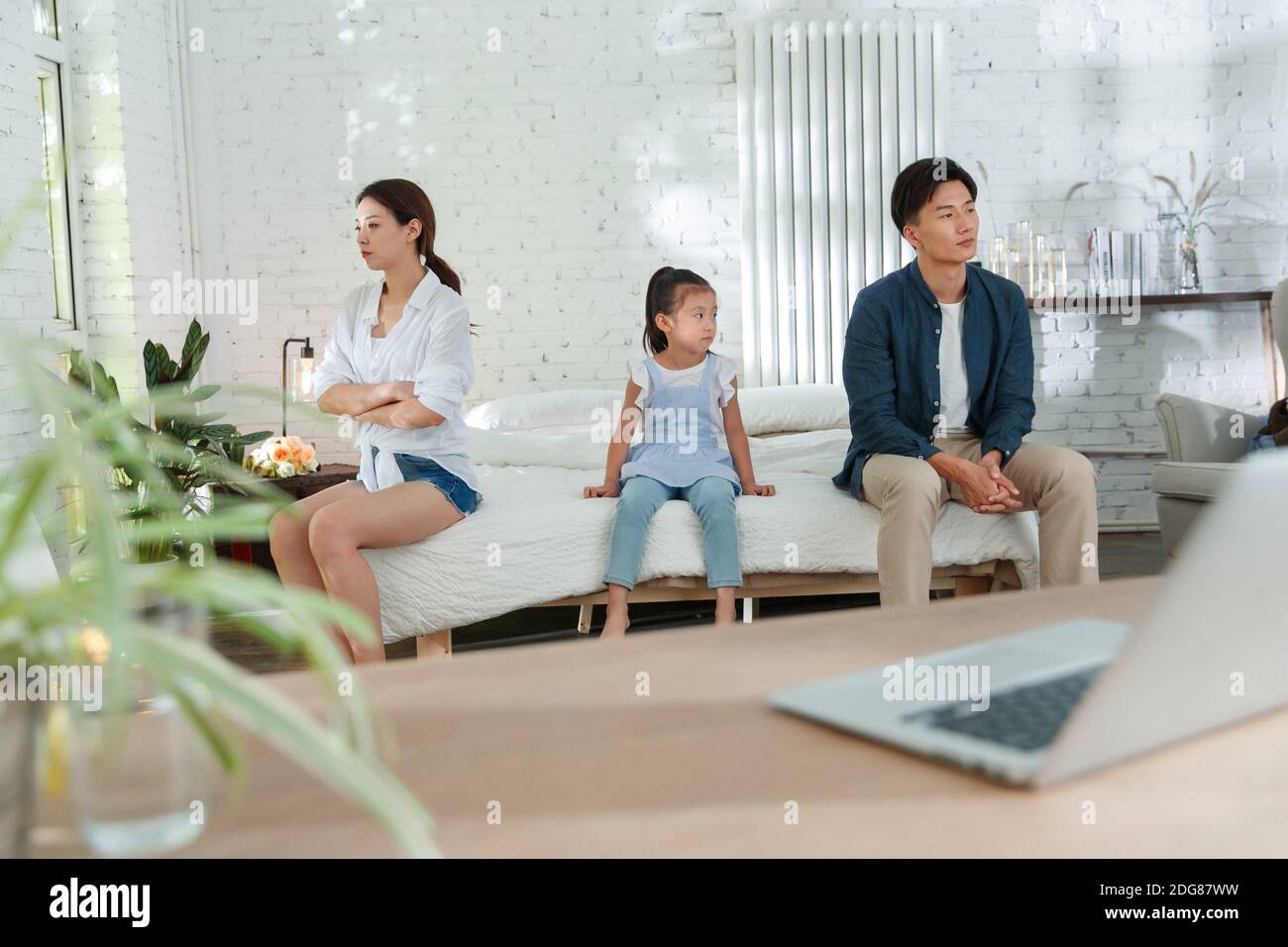 Parents arguing children hi-res stock photography and images - Alamy