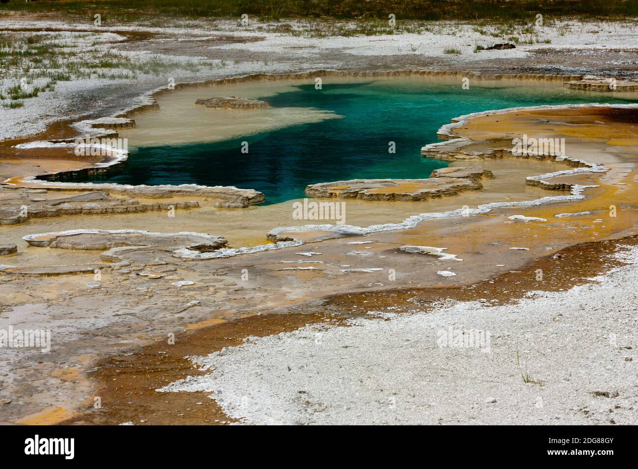 Colorful geothermal feature, Doublet Pool with scalloped geyserite ...