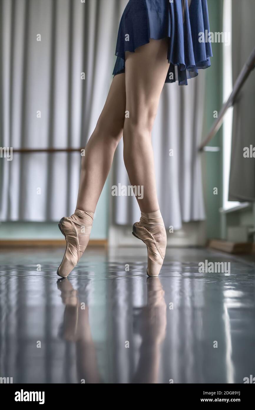 Beautiful girl leg up hi-res stock photography and images - Alamy