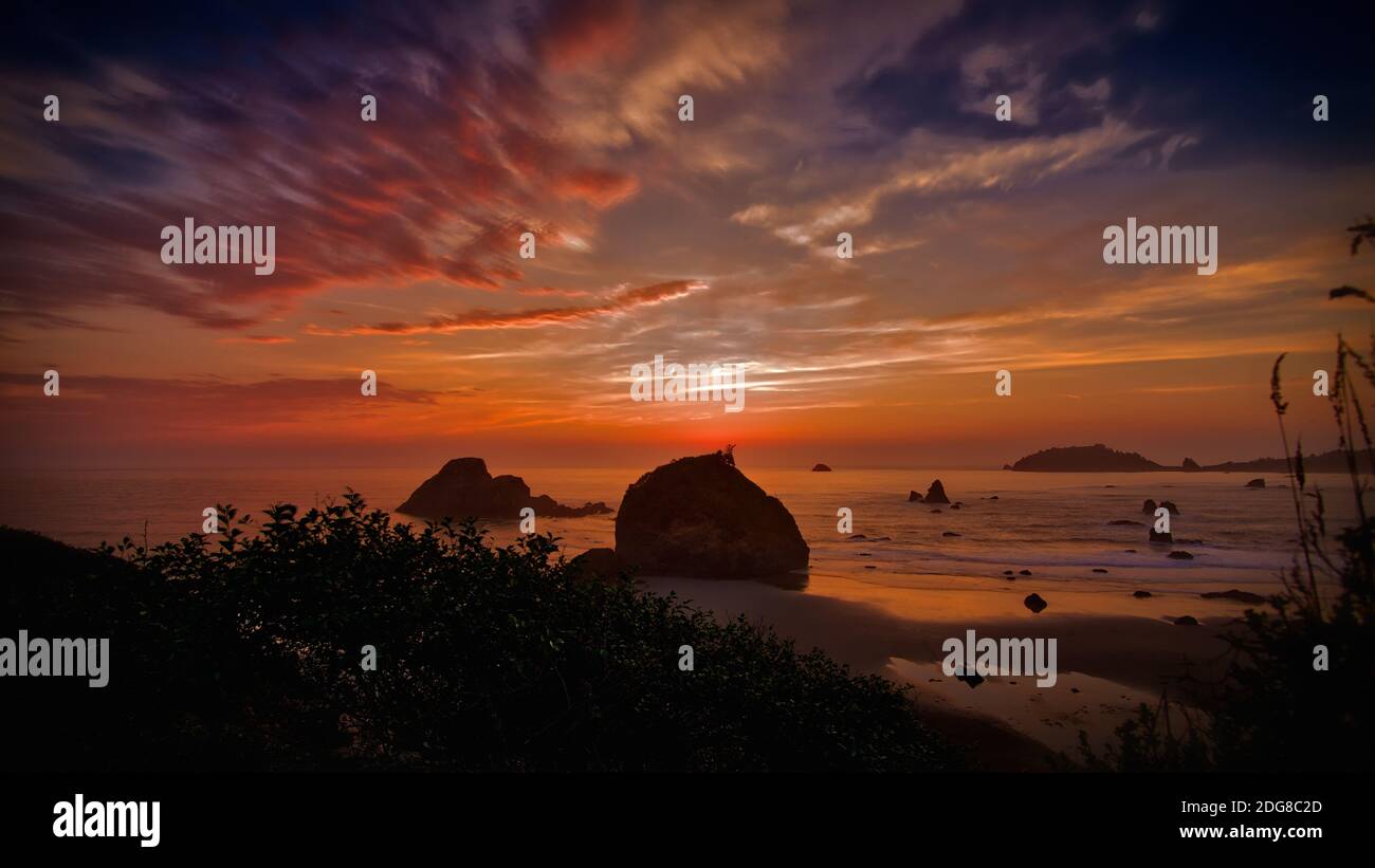 Trinidad sunset hi-res stock photography and images - Alamy