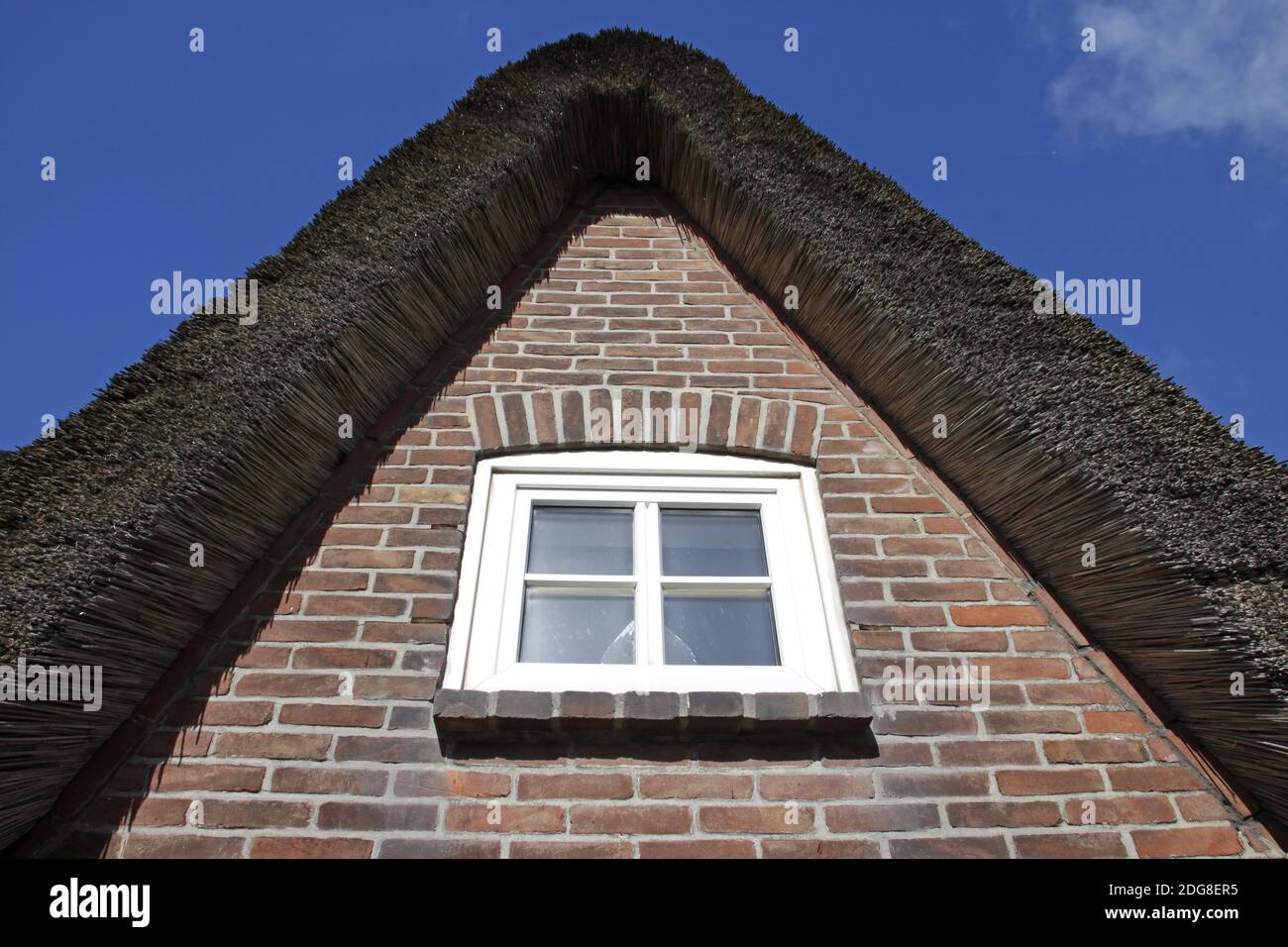 Thatched roof detail hi-res stock photography and images - Alamy