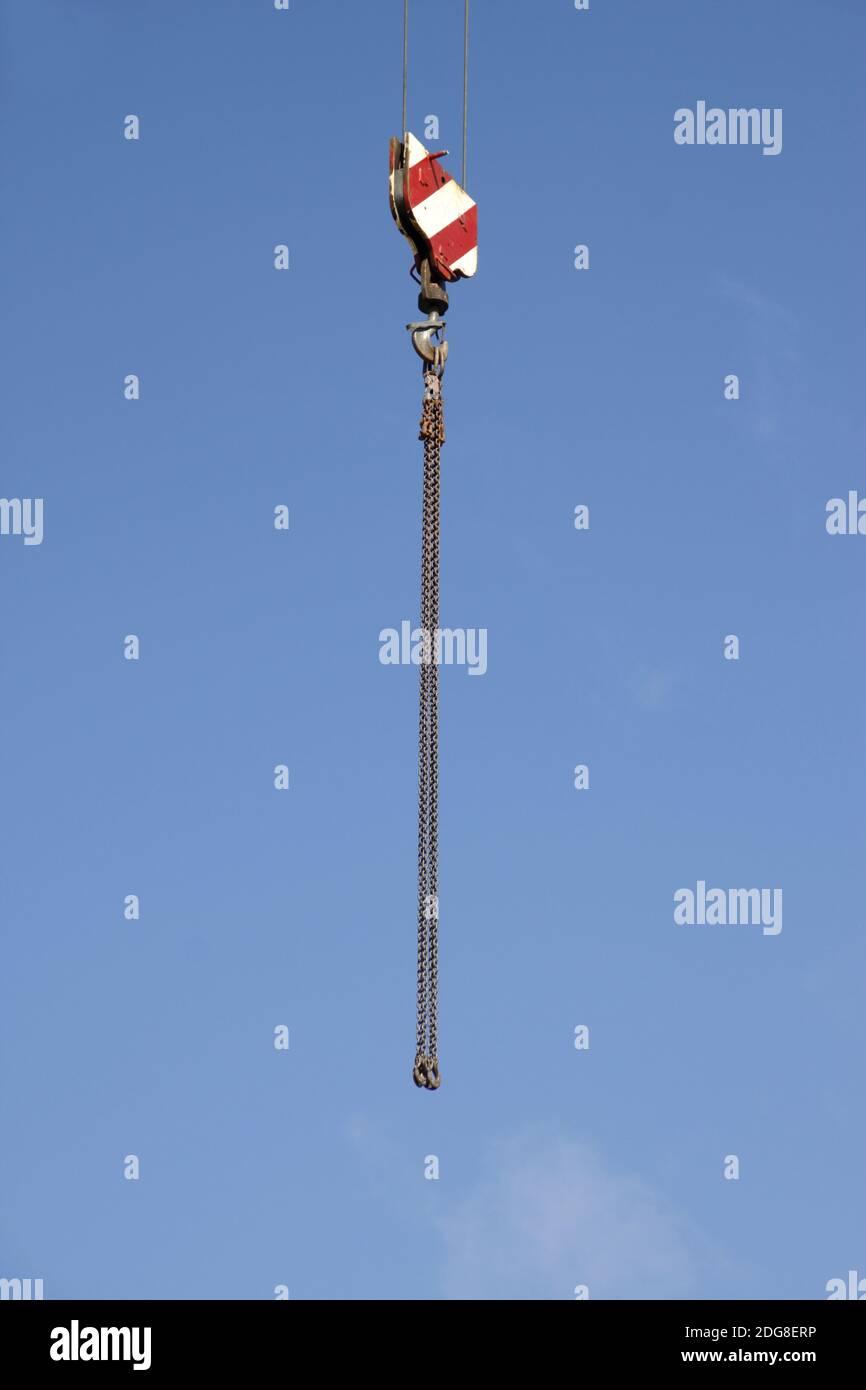 Chain of a crane Stock Photo - Alamy