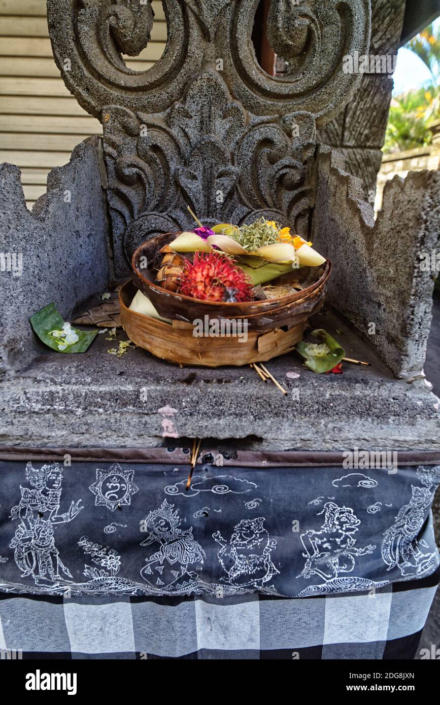 Symbolic religious offering of food, Ubud, Bali, Indonesia Stock Photo ...