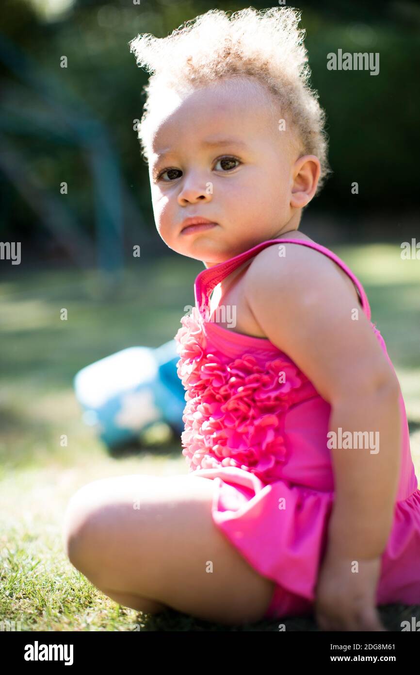 Toddler girl grass hi-res stock photography and images - Alamy