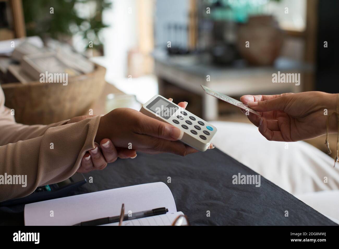 Smart purchase hi-res stock photography and images - Alamy