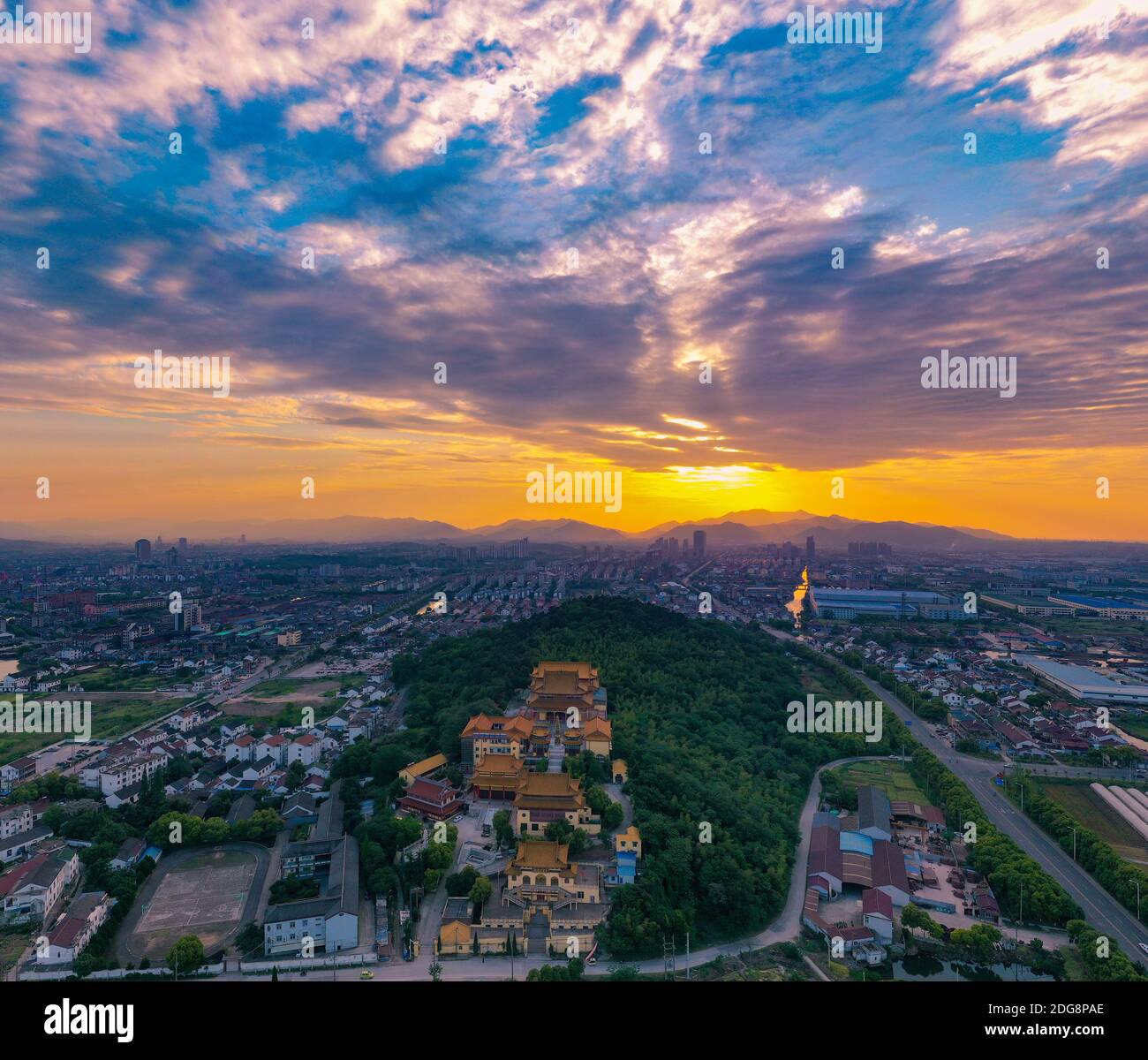 Yixing tourism hi-res stock photography and images - Alamy