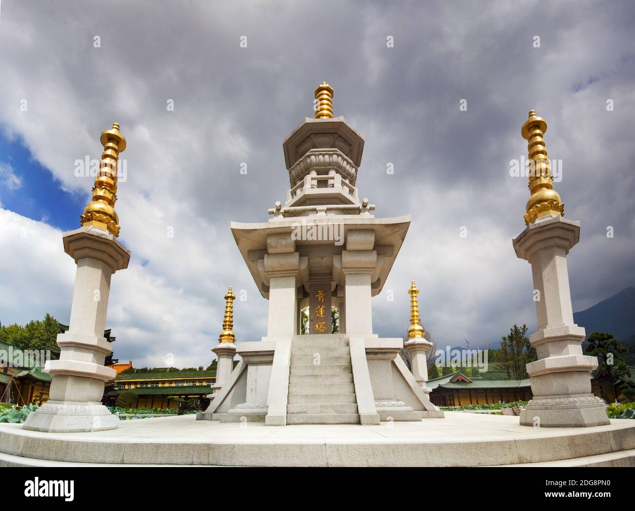 Lushan hi-res stock photography and images - Alamy