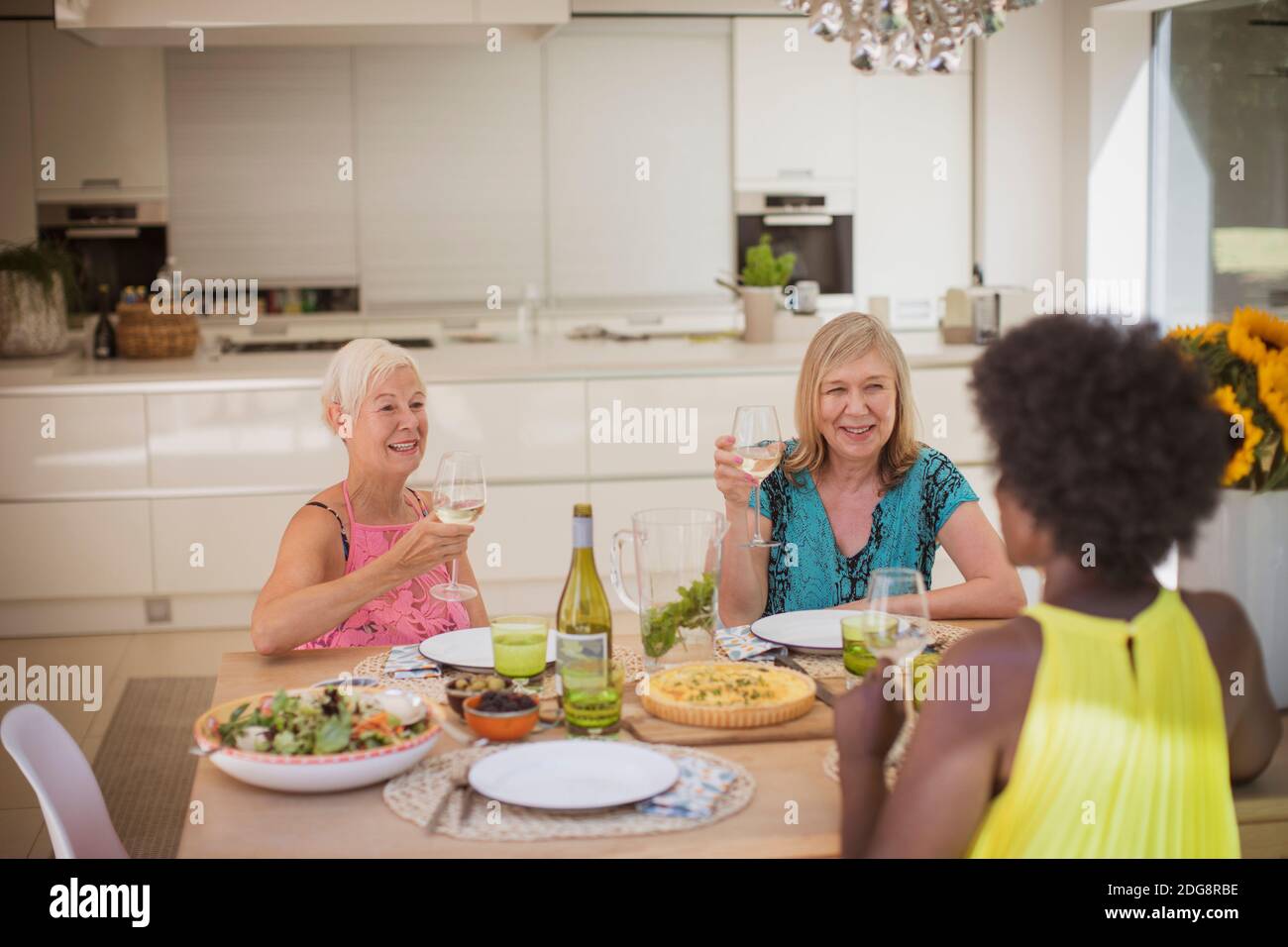 Mature women group lunch hi-res stock photography and images - Alamy