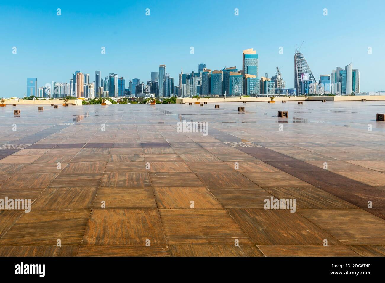 Qatar grand mosque door hi-res stock photography and images - Alamy