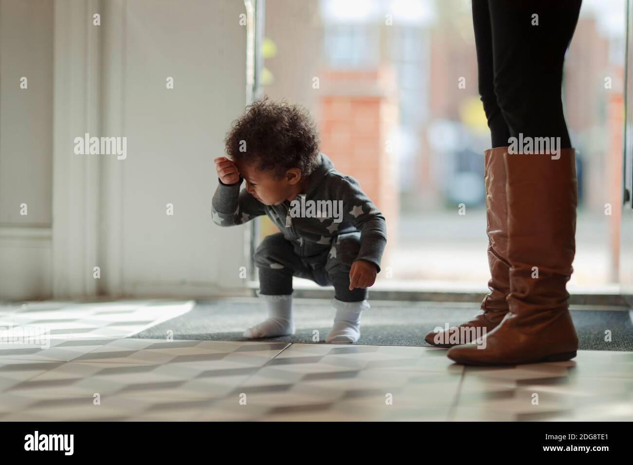 Crouching crouch hi-res stock photography and images - Alamy