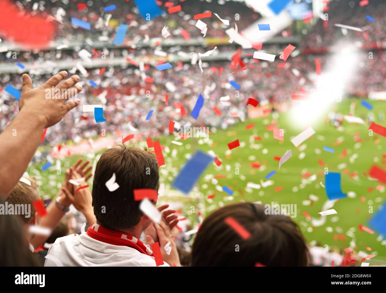 Football crowd hi-res stock photography and images - Alamy