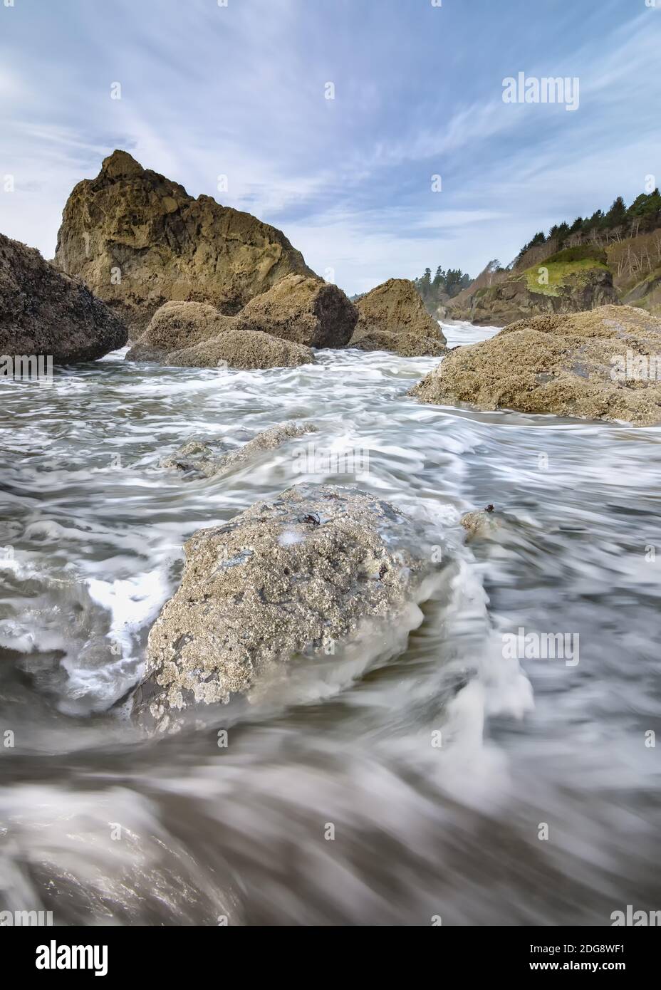 Rocky landscape shore beach hi-res stock photography and images - Alamy