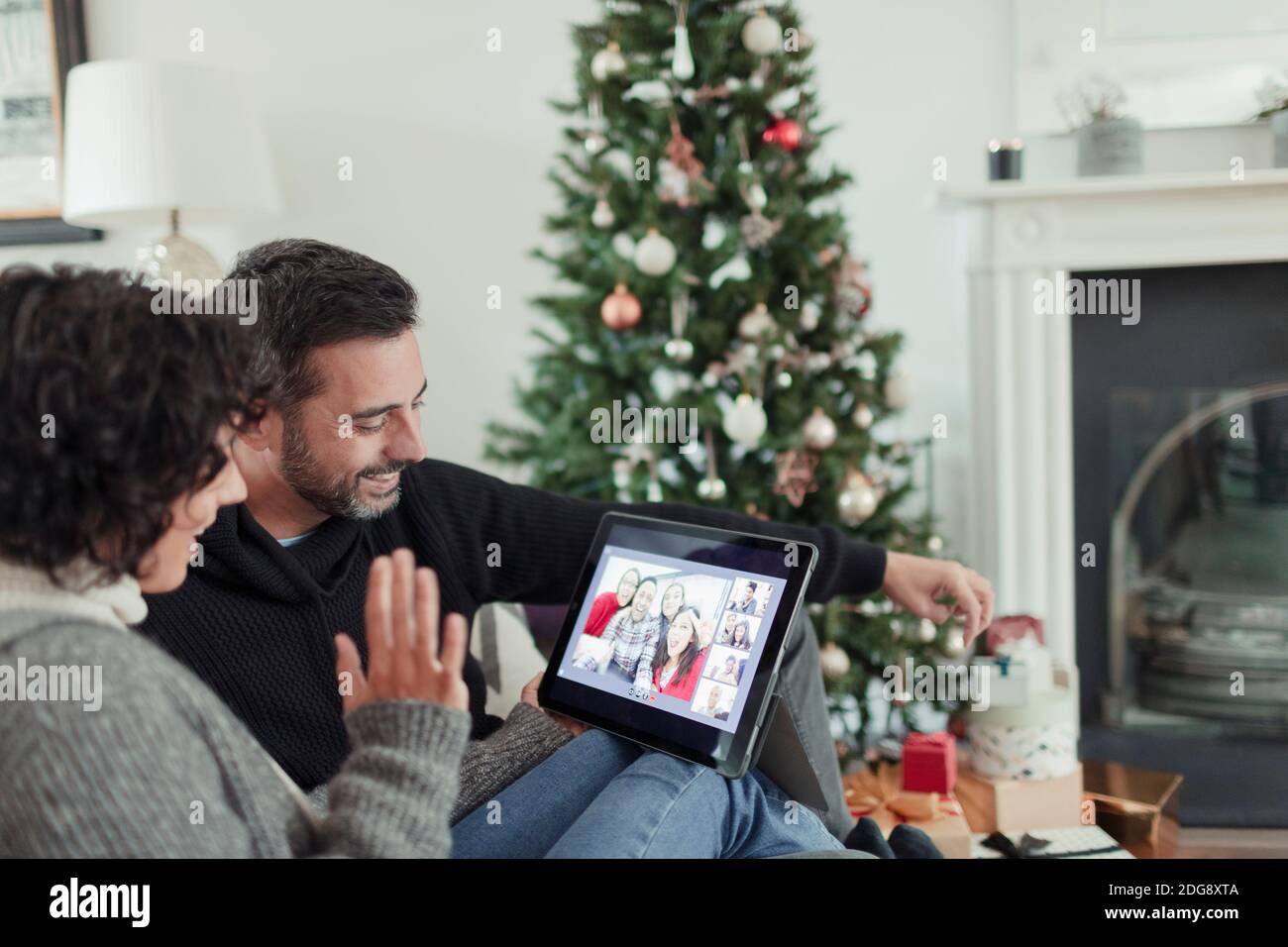 Extended family living hi-res stock photography and images - Alamy