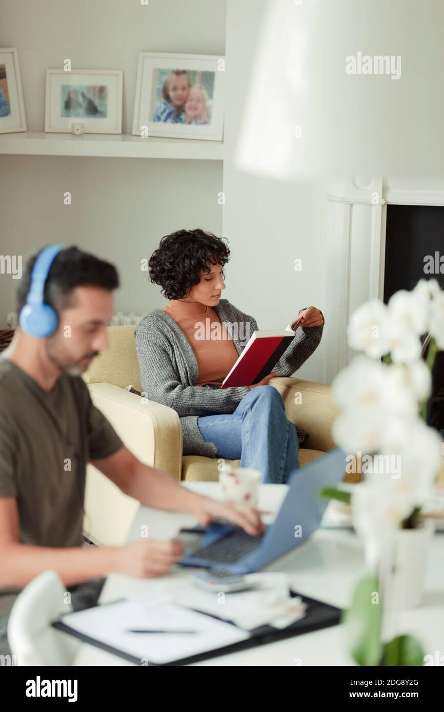 Internet bills hi-res stock photography and images - Alamy