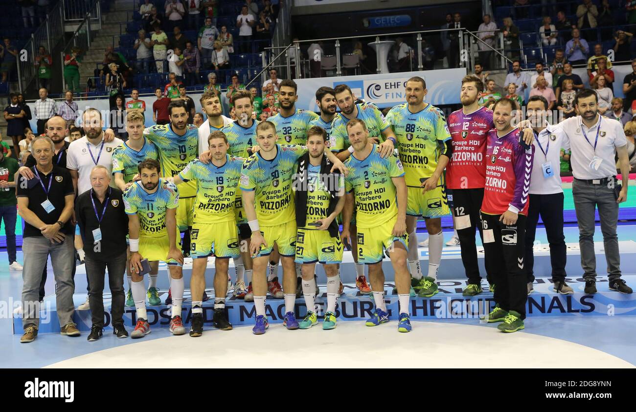 Team handball hi-res stock photography and images - Alamy