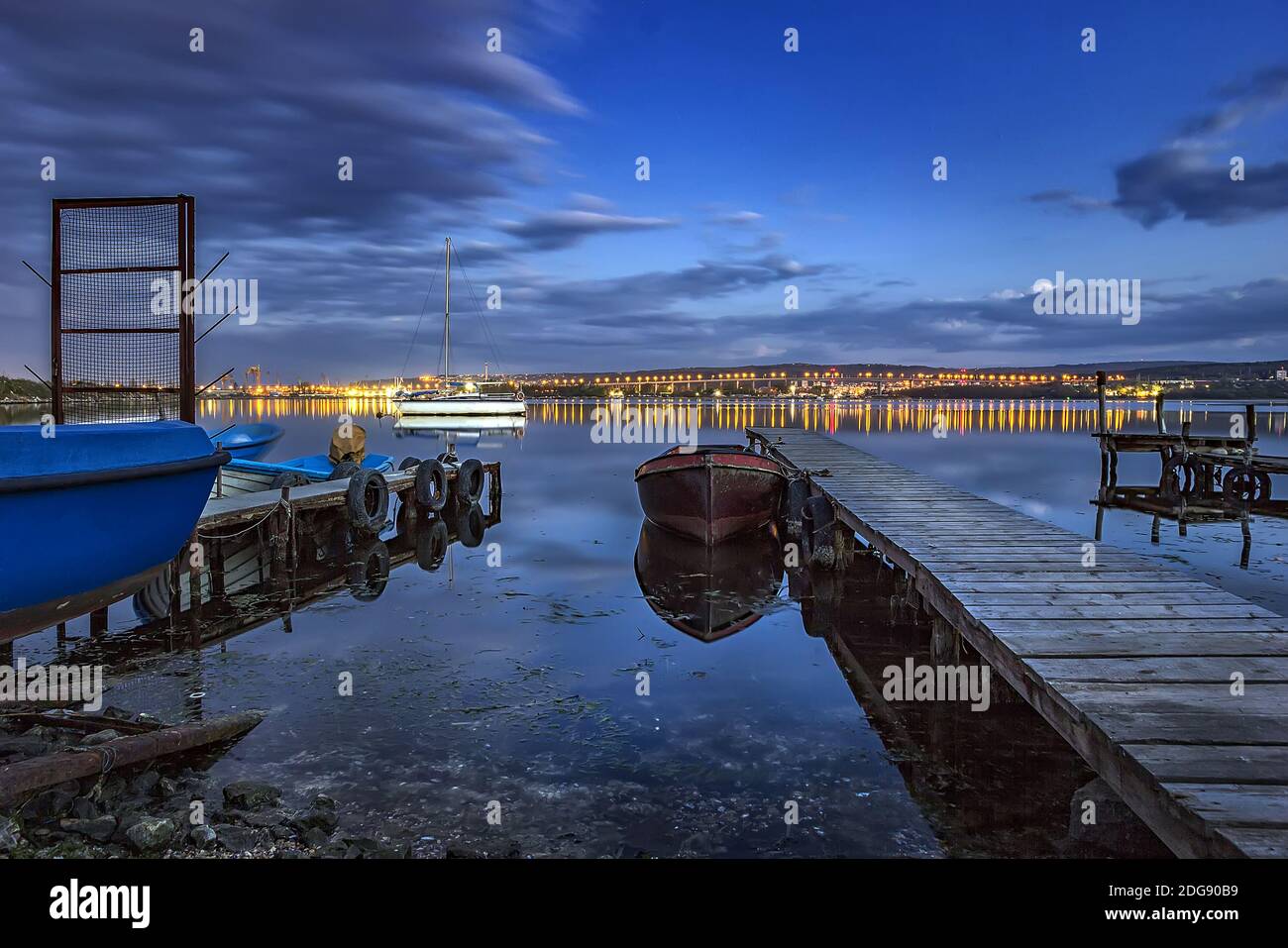 Harbor structure hi-res stock photography and images - Alamy