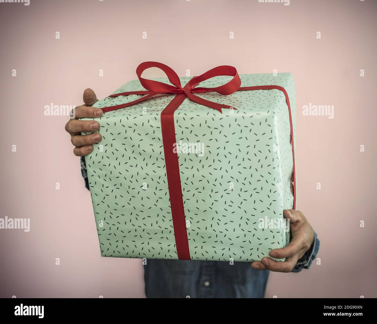 Big present hi-res stock photography and images - Alamy