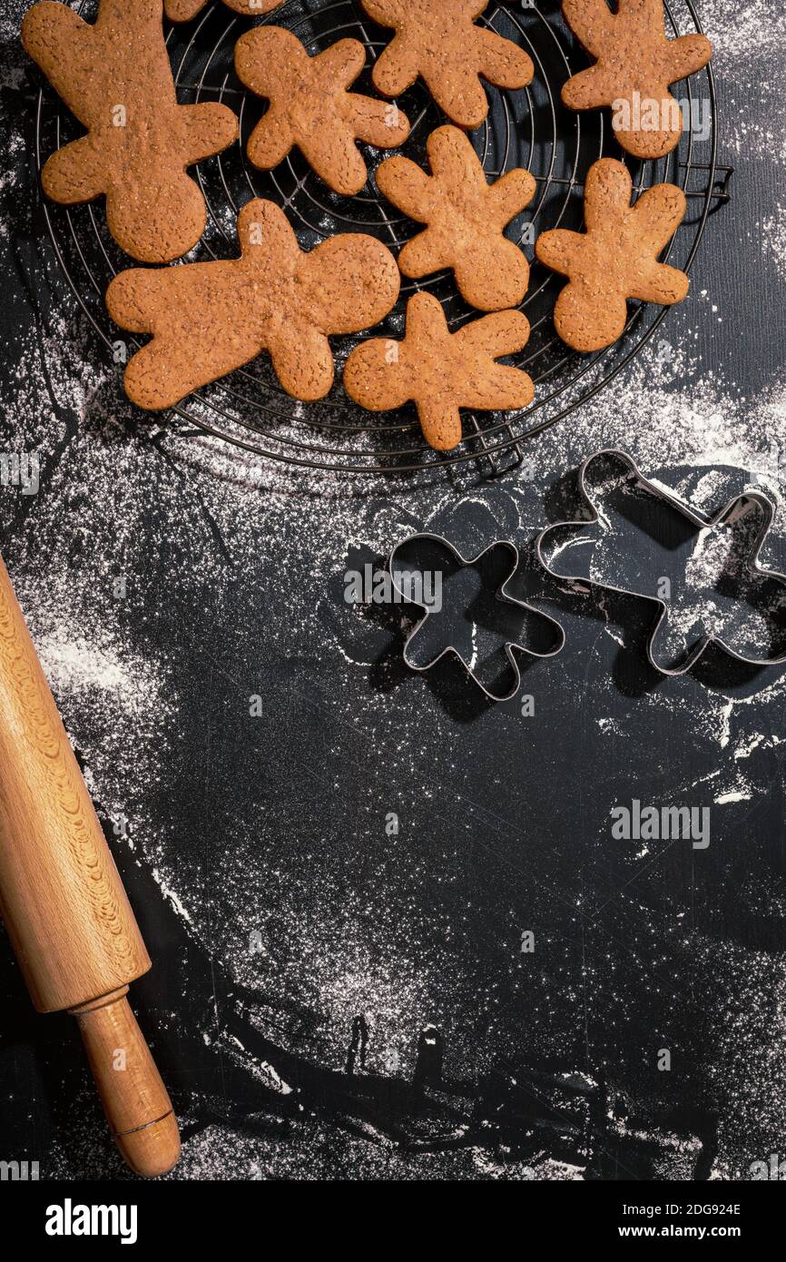 Vertical shot ginger cookies hi-res stock photography and images - Alamy