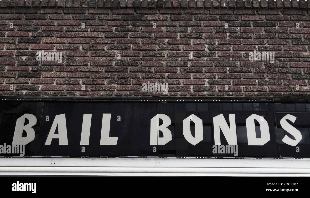 Bail Bonds sign Stock Photo - Alamy