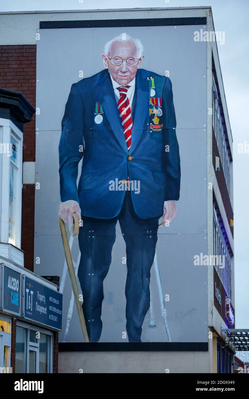 Captain sir tom moore building hi-res stock photography and images - Alamy