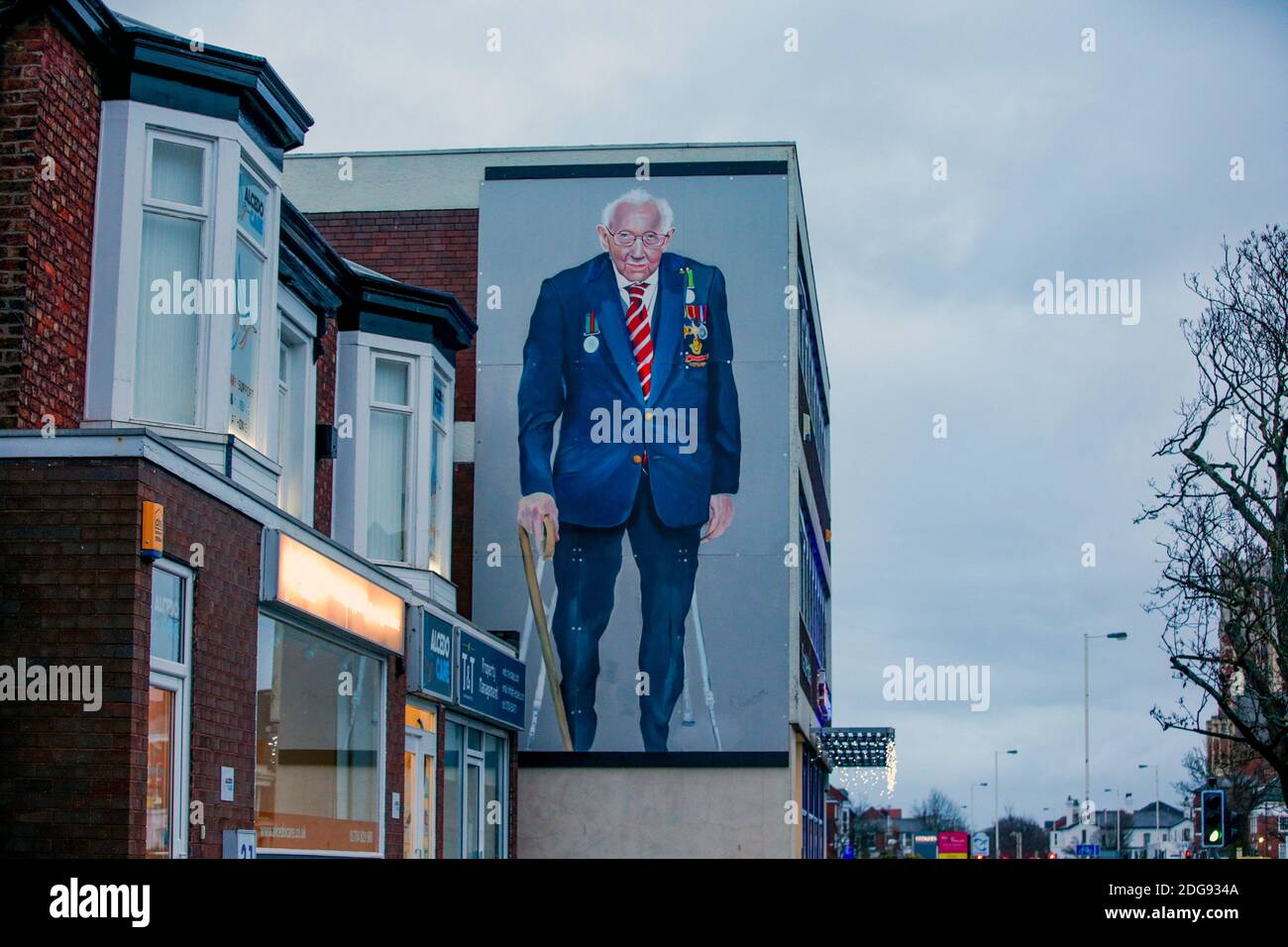 Captain sir tom moore building hi-res stock photography and images - Alamy