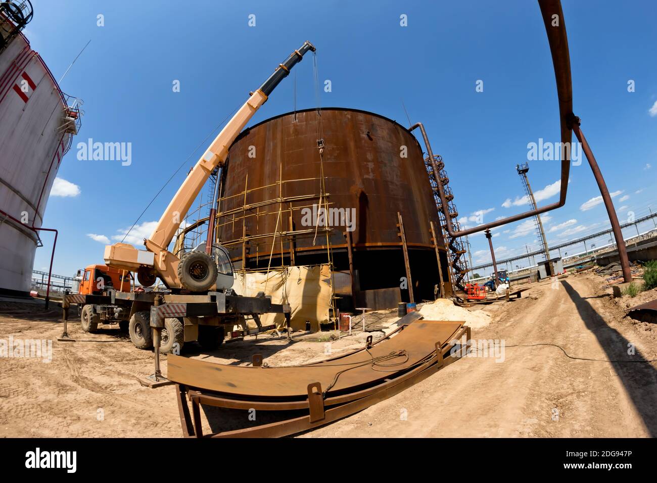 Old storage tank hi-res stock photography and images - Alamy