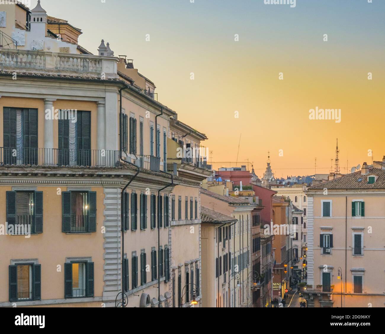 Aerial urban scene hi-res stock photography and images - Alamy