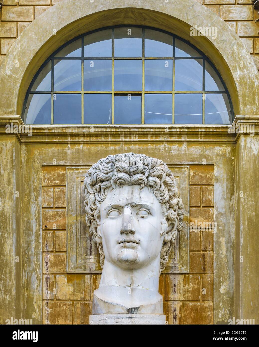 Courtyard of the pigna hi-res stock photography and images - Alamy
