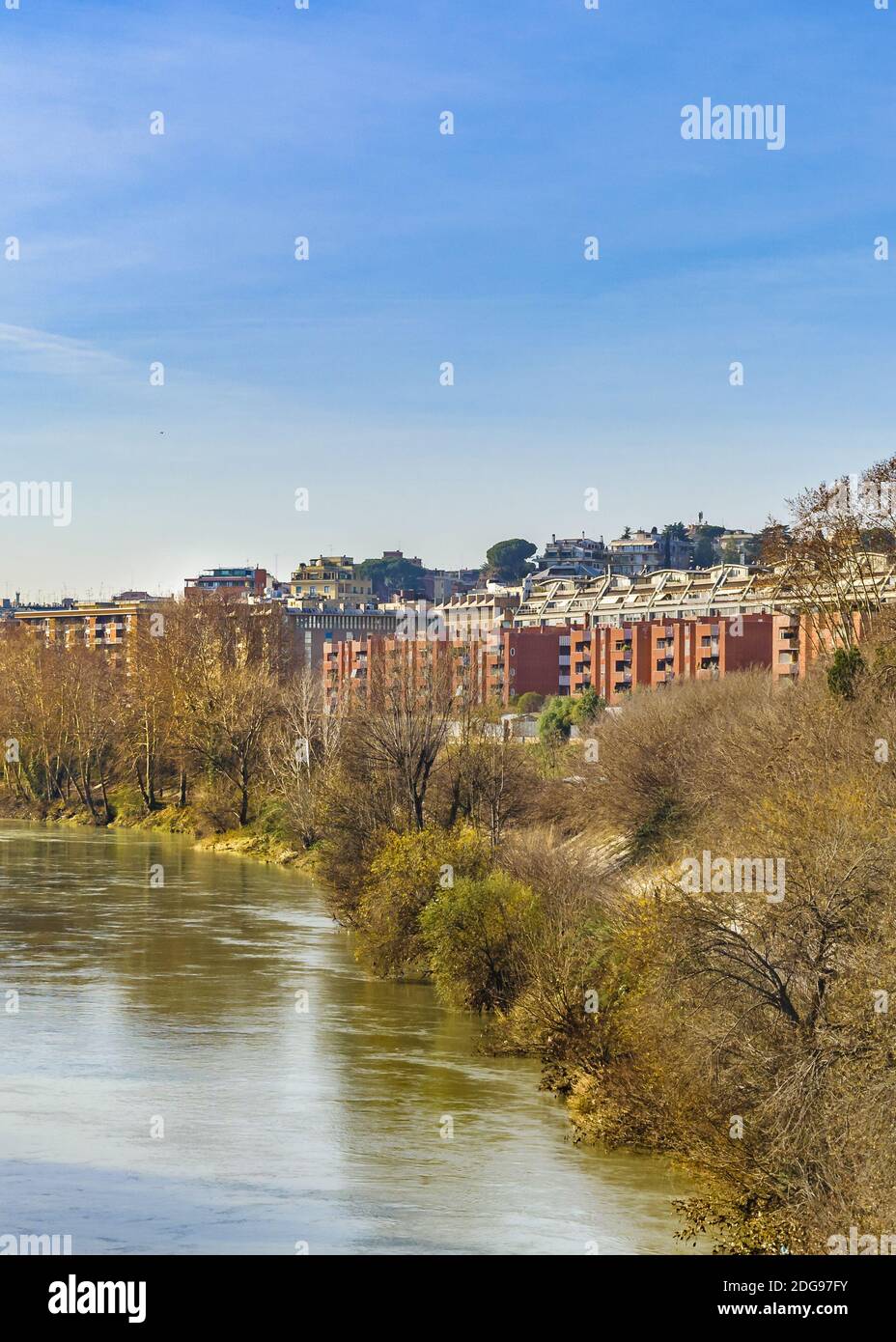 Rome riverfront hi-res stock photography and images - Alamy
