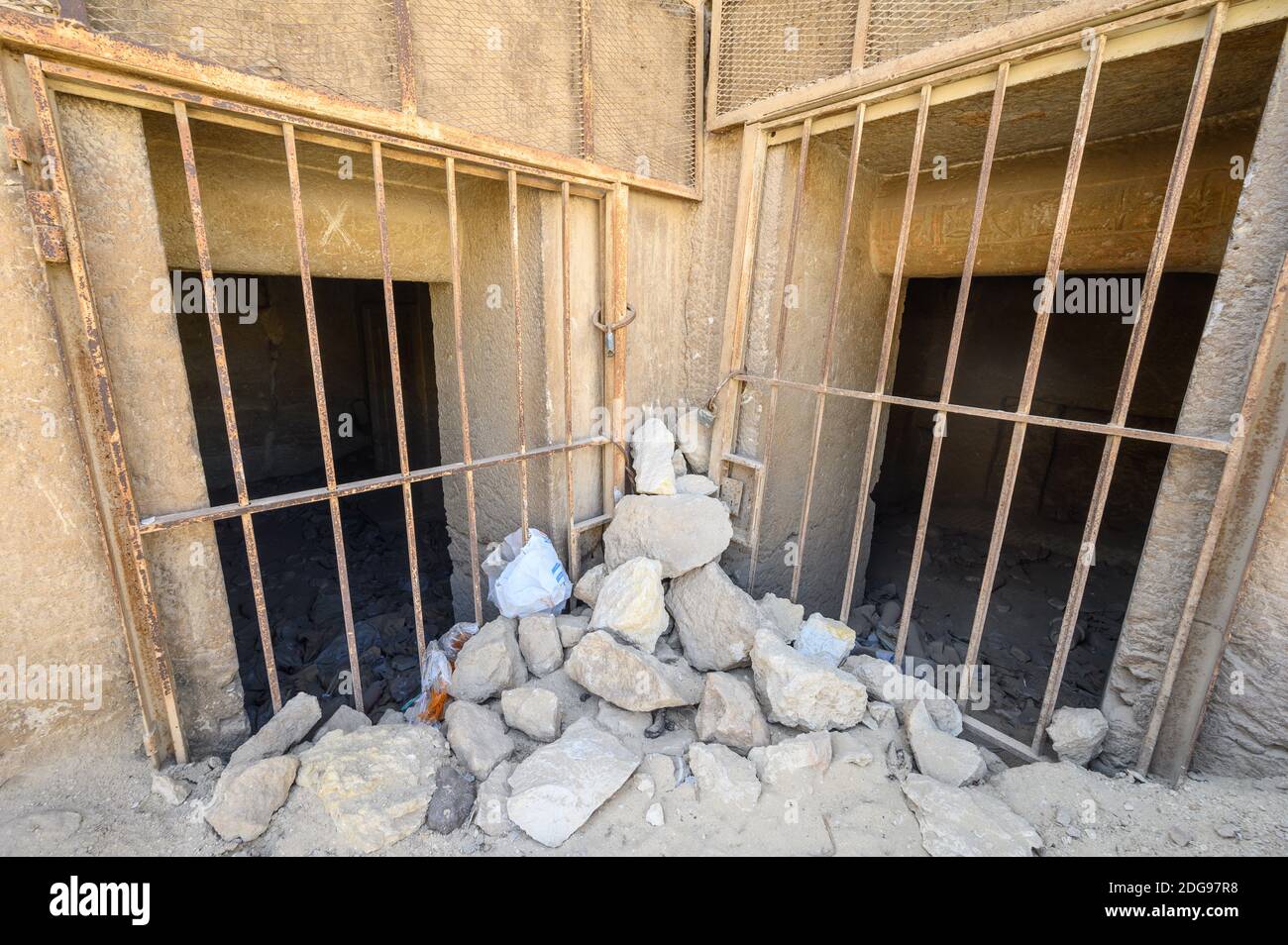 Entrance to tombs in Western Cemetery behind The Great Pyramid, Giza ...