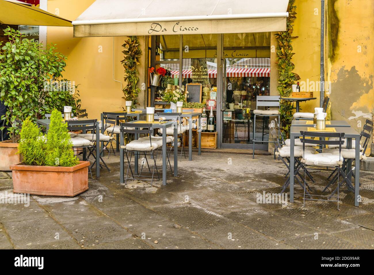 Traditional Bar at Historic Center of Lucca, Italy Stock Photo - Alamy