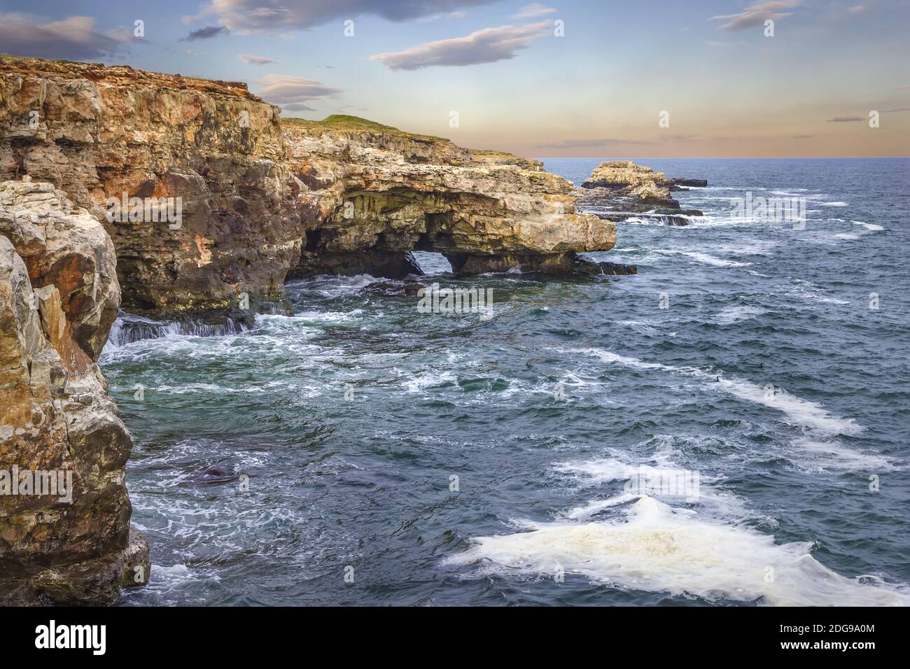 Beautiful scenic coastline steep cliffs hi-res stock photography and ...