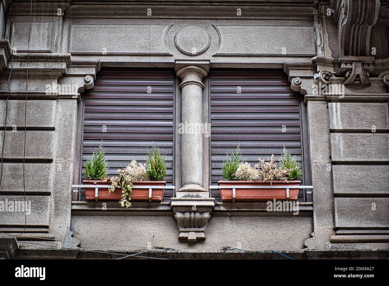 Shades down in windows hi-res stock photography and images - Alamy