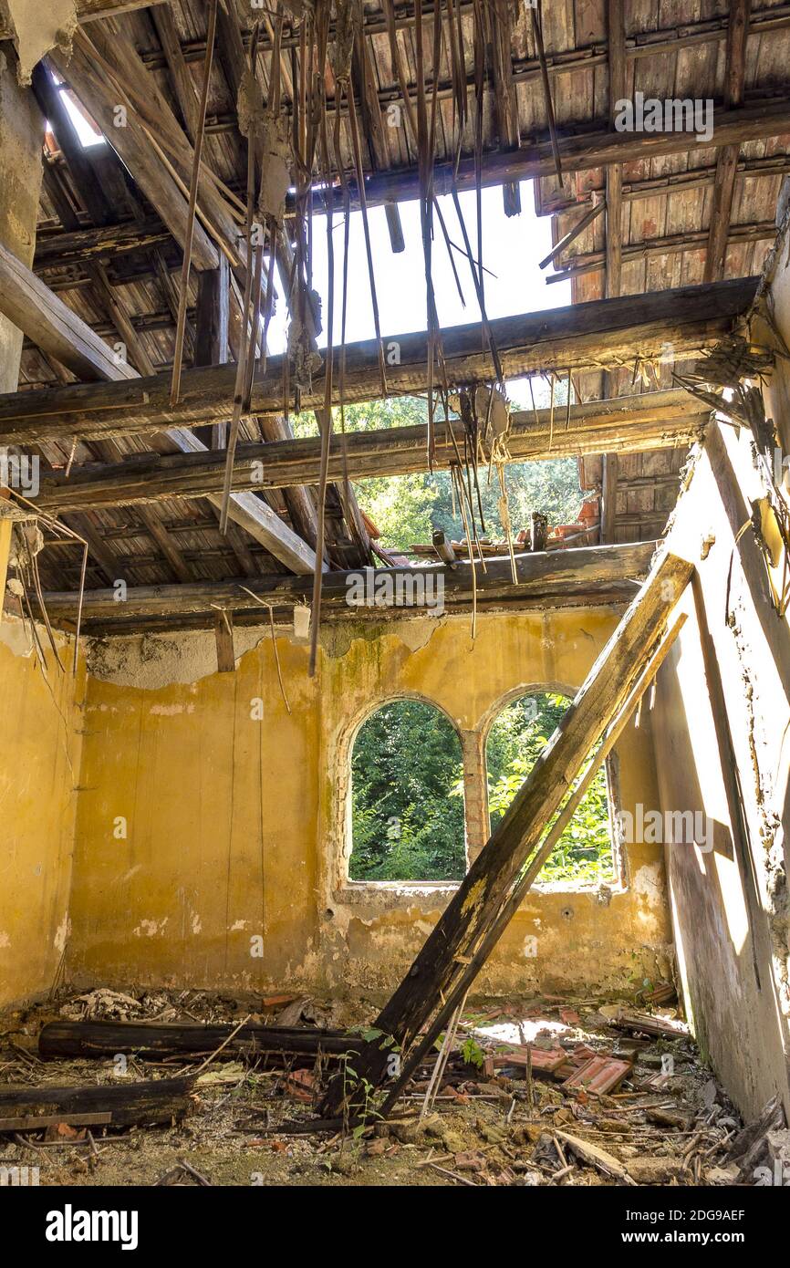 Interior wreckage hi-res stock photography and images - Alamy