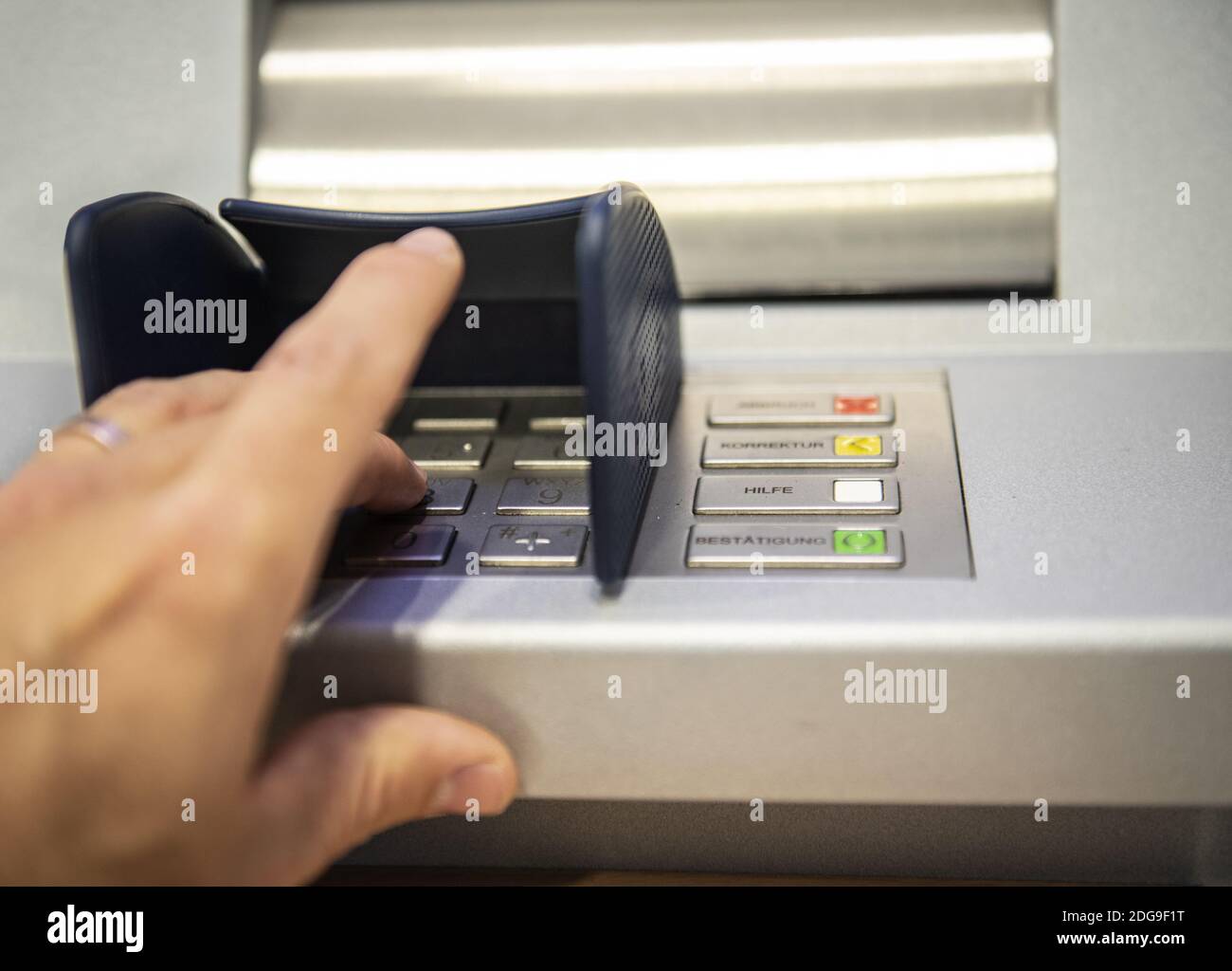 Bank machine hi-res stock photography and images - Alamy