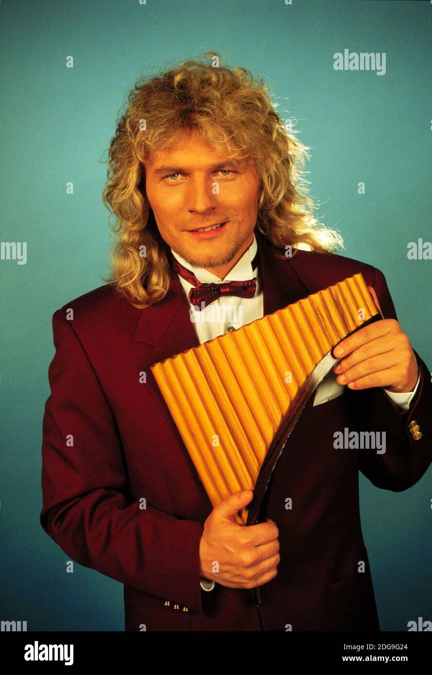 Der deutsch polinische Panflötenspieler und Komponist Edward Simoni ...