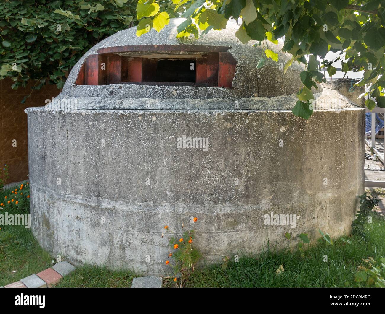 Concrete gun emplacement hi-res stock photography and images - Alamy
