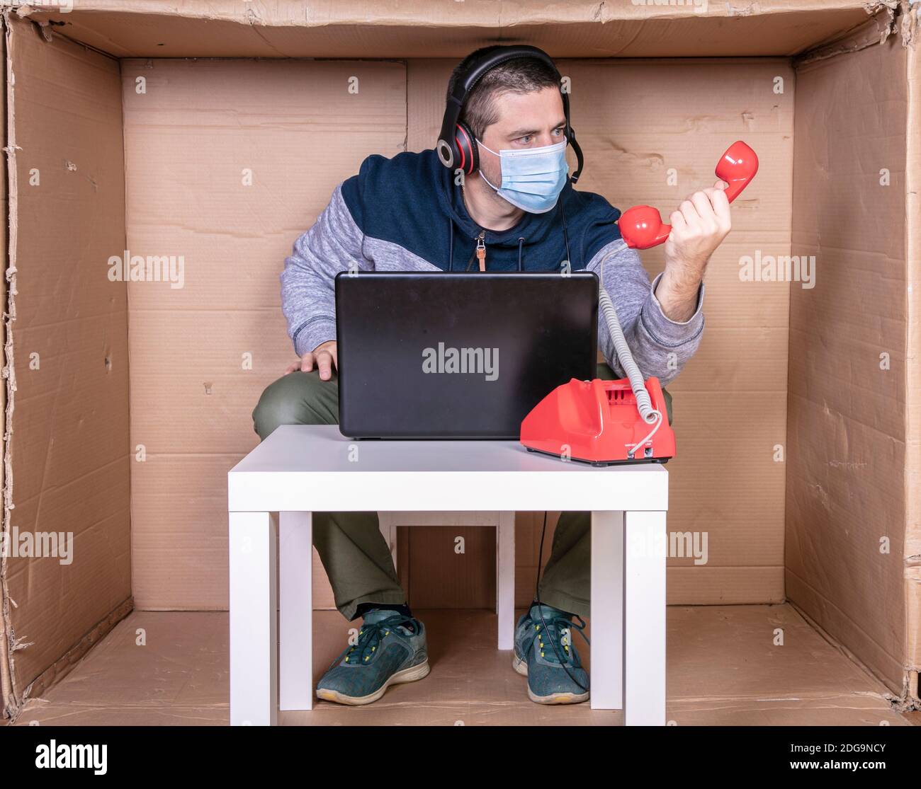 desperate businessman conducts a phone call Stock Photo - Alamy