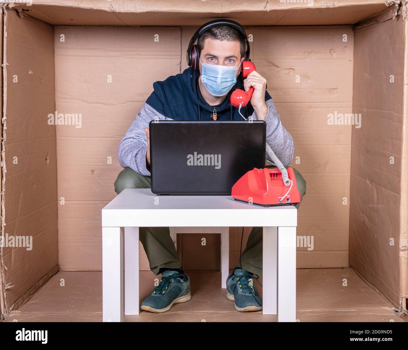 desperate businessman conducts a phone call Stock Photo - Alamy