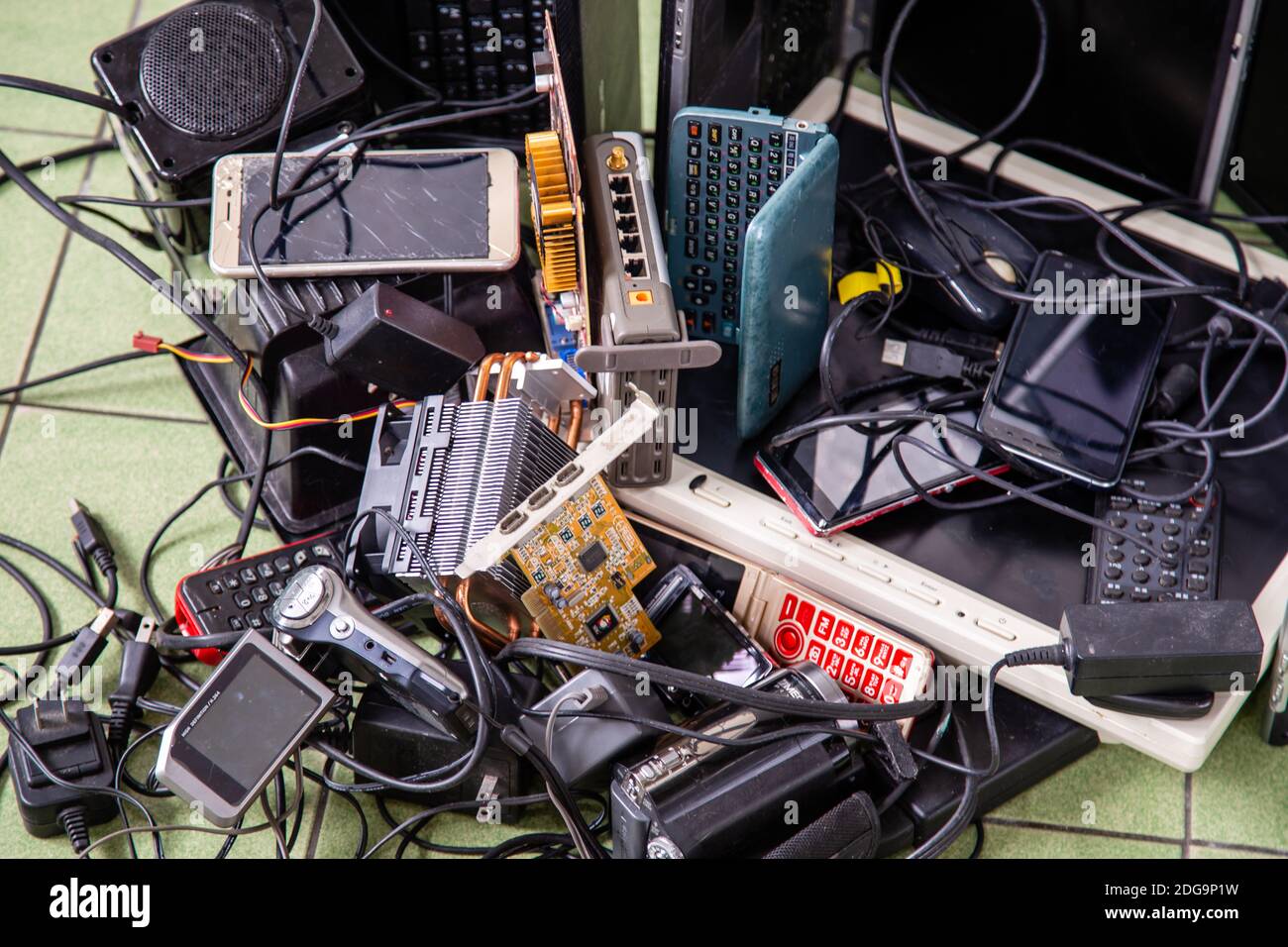 Pile of assorted electronic products e-waste Stock Photo - Alamy
