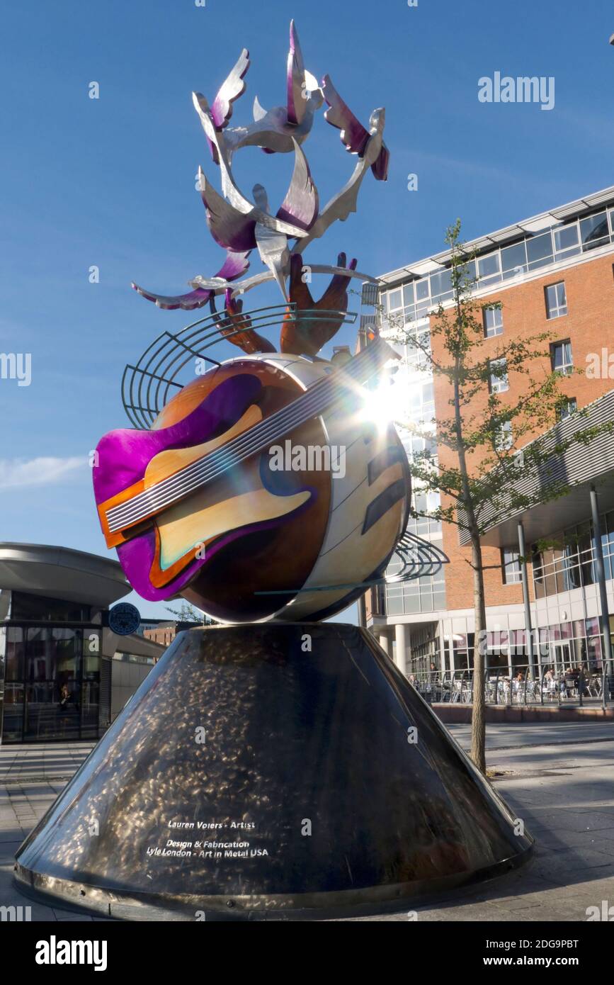 John lennon peace memorial sculpture hi-res stock photography and ...
