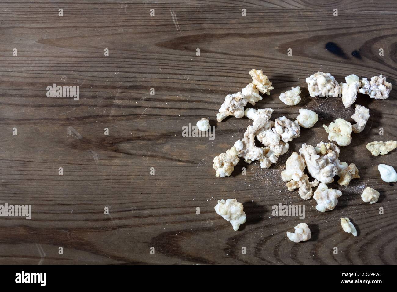 Rocks of crack cocaine drug on tabletop Stock Photo - Alamy