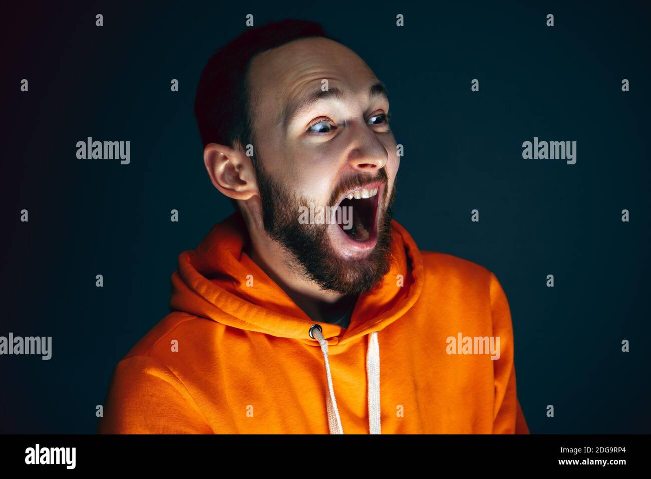 Screaming. Portrait of crazy scared and shocked caucasian man isolated ...