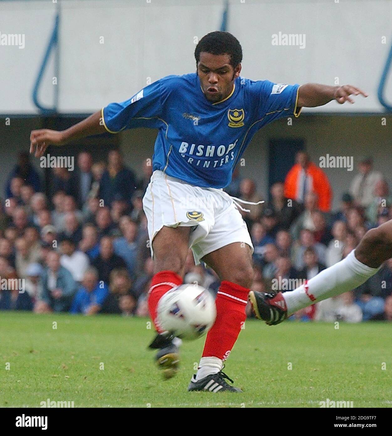 PORTSMOUTH FC KEVIN HARPER V SHEFF UTD. 2001 Stock Photo - Alamy