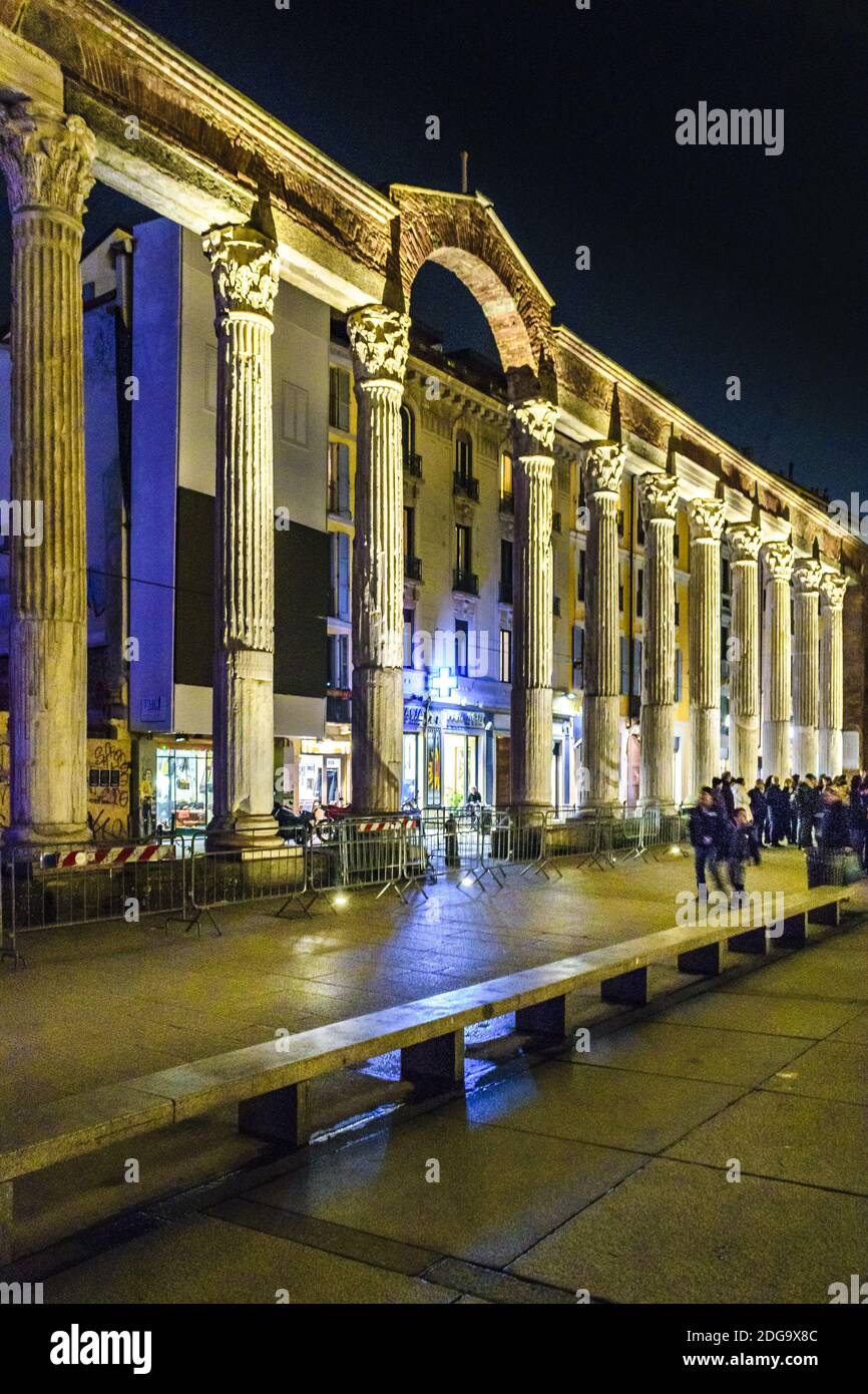 Italy milan roman columns hi-res stock photography and images - Alamy