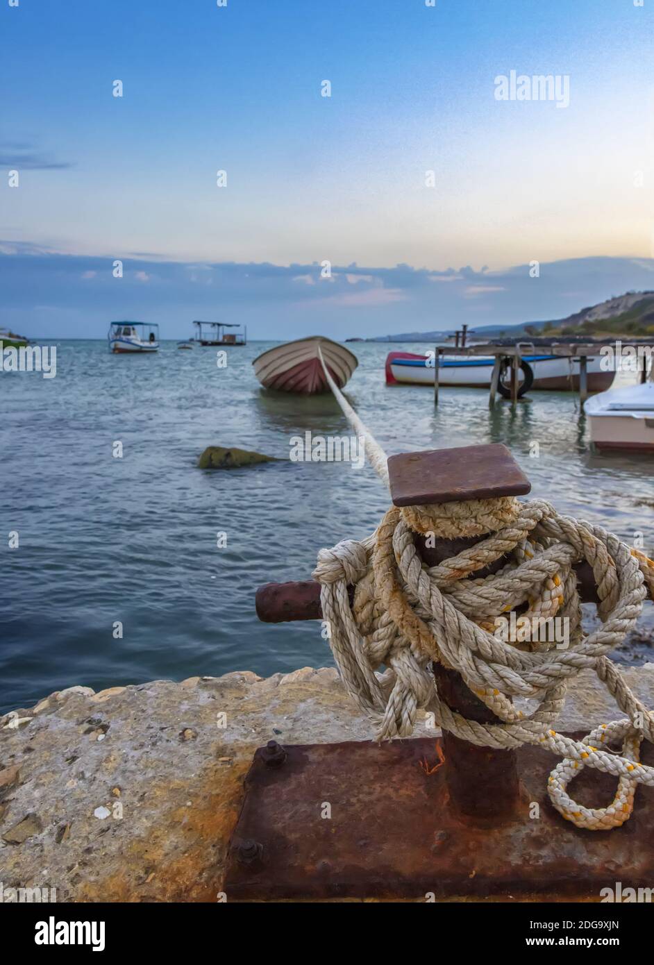 Tied down rope hi-res stock photography and images - Alamy