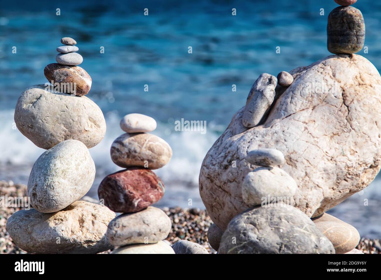 Sea pyramid hi-res stock photography and images - Alamy