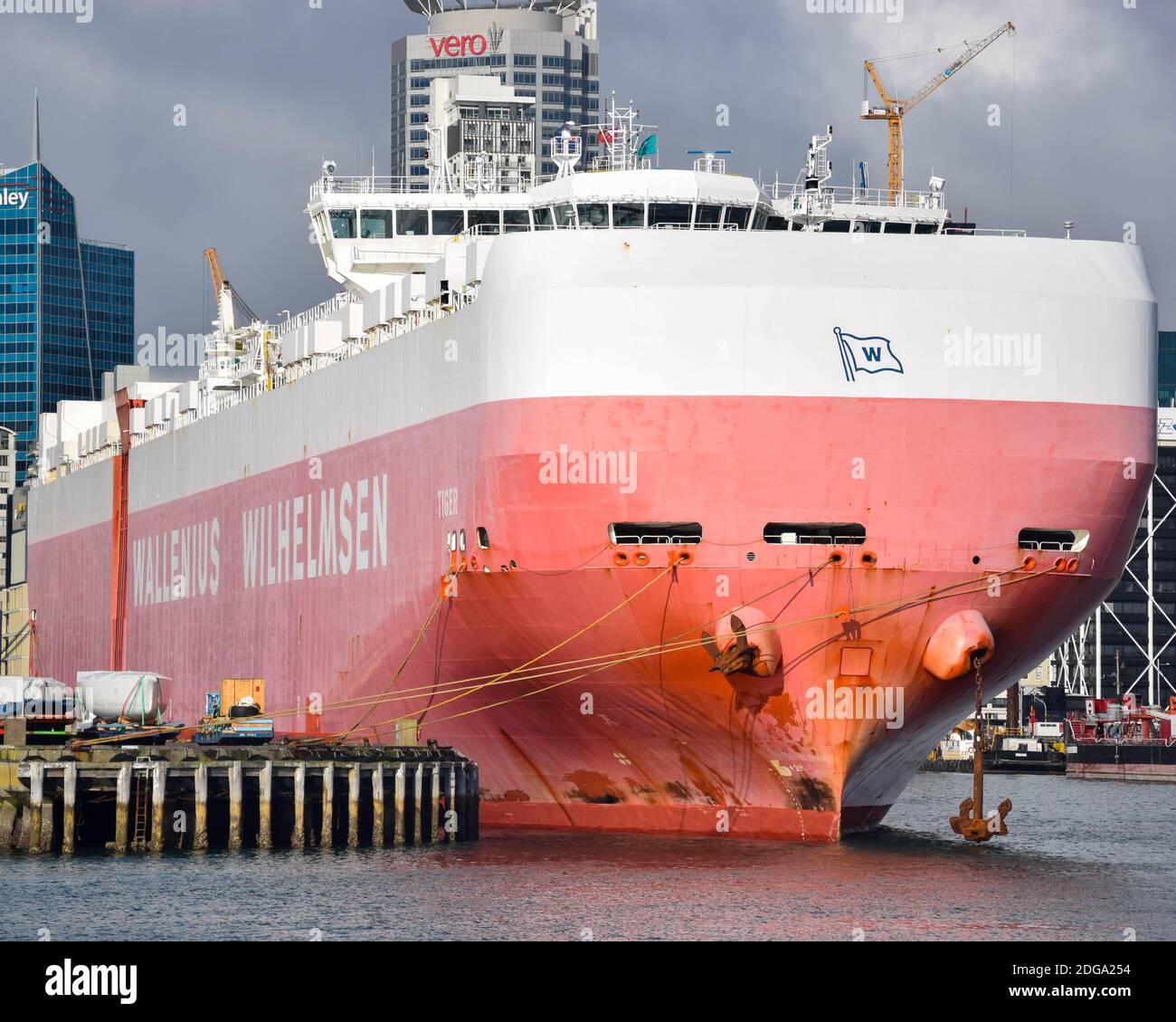 Car transporter ship hi-res stock photography and images - Alamy
